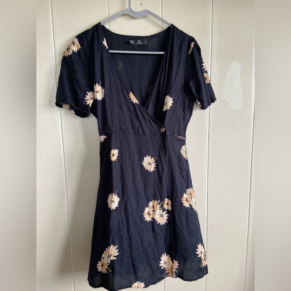 Volcom | Dresses | D Black Floral Full Wrap Dress | Poshmark